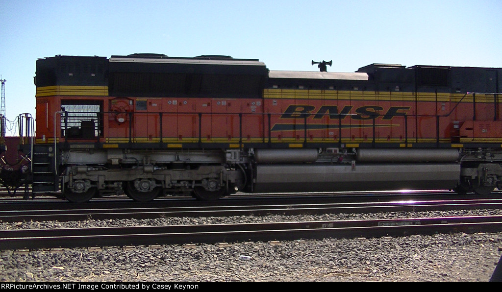 BNSF 8588
